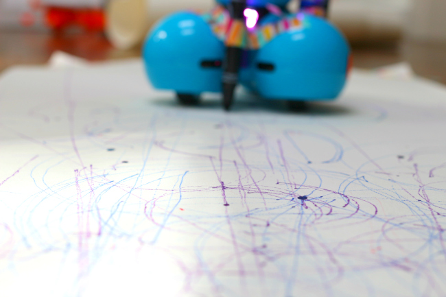 Learning with Dash & Dot - Coding and Robot Art - No Time For Flash Cards